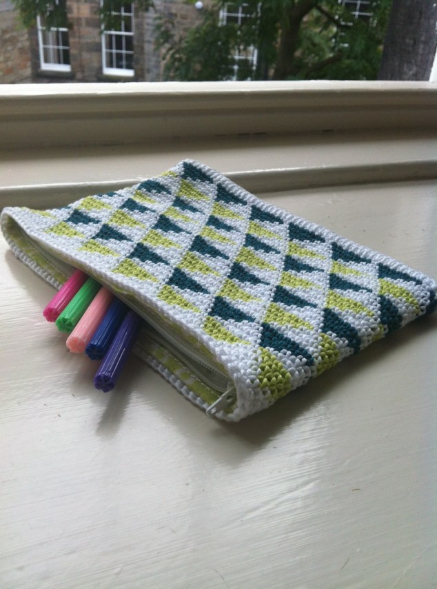 Free Pattern: Happy Triangles | a crochet journey